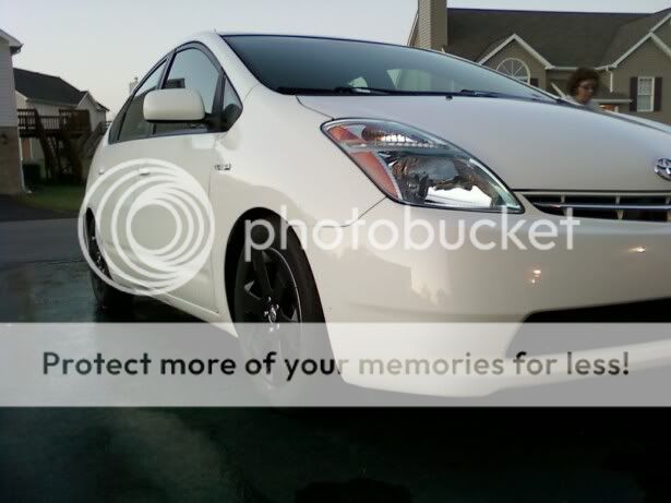 Another lowered white '08 | PriusChat